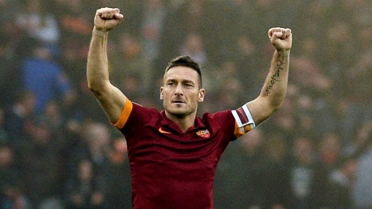Francesco Totti saluta il campo? - Novella 2000