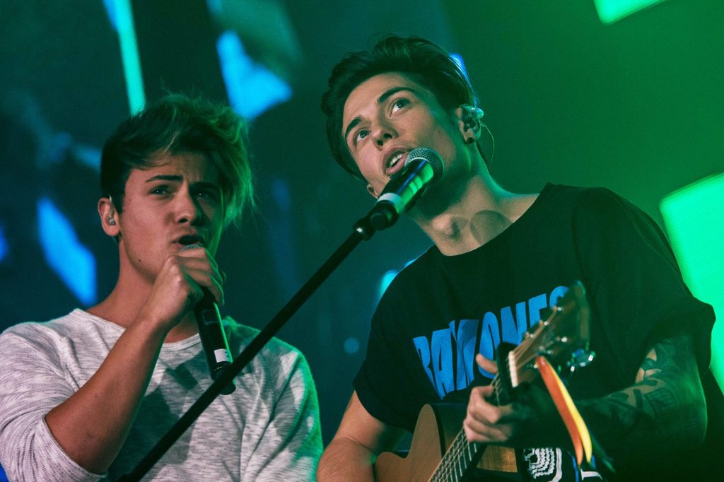 Pioggia di Slime per Benji & Fede, Gemeliers, Alessio Bernabei e Rocco ...