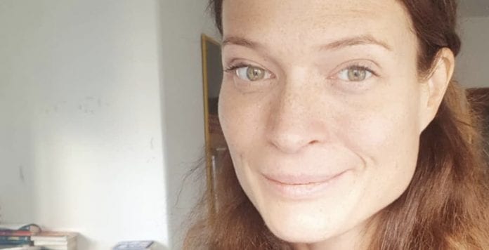 Jane Alexander sbotta su Instagram contro una fan che ne critica il fisico