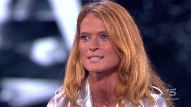 Jane Alexander si sfoga con i fans e rivela il periodo complicato