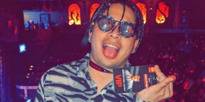 Il rapper Dan Sur si è impiantato delle catene al posto dei capelli