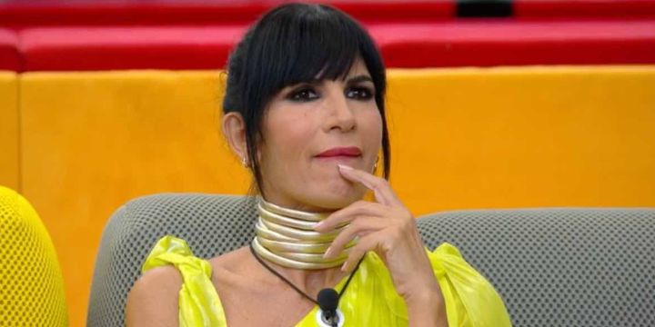 Pamela Prati, ecco perché copre sempre il collo al GF Vip