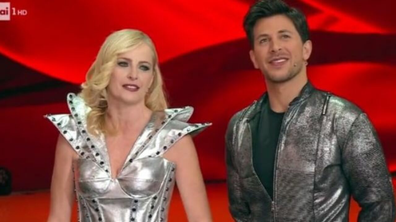 Ballando con le stelle, Luisella Costamagna si ritira (VIDEO) Ballando con le stelle, Luisella Costamagna si ritira (VIDEO)