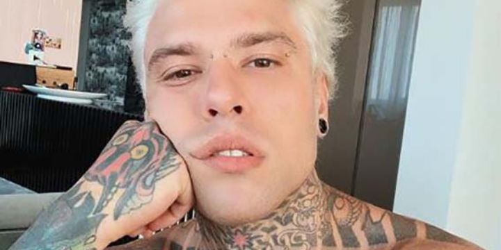 Fedez si mostra senza nessun tatuaggio (FOTO) Fedez si mostra senza nessun tatuaggio (FOTO)
