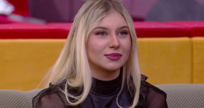 Micol Incorvaia ha violato il regolamento? Un'ex vippona la accusa