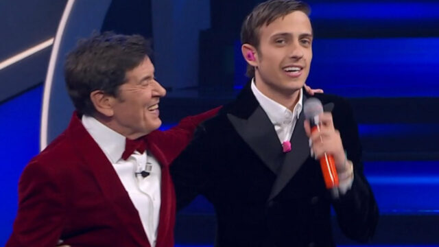 Gianni Morandi festeggia i 60 anni di "Fatti mandare dalla mamma"