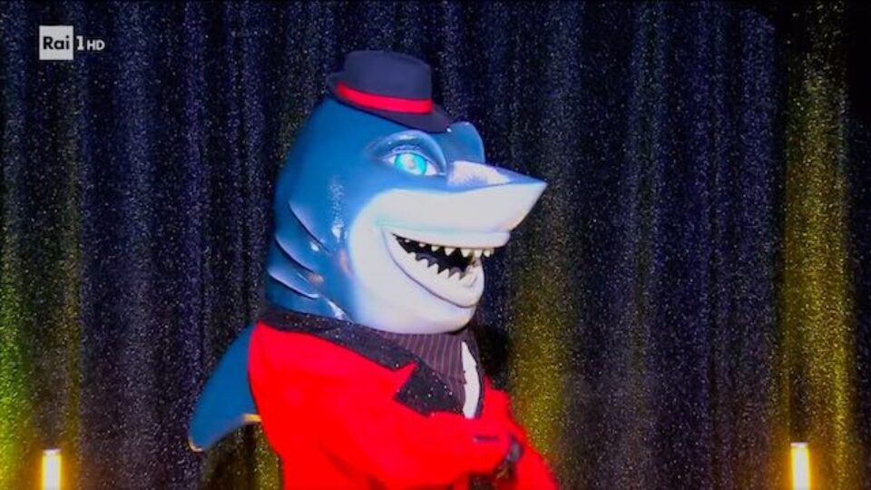 Chi è SQUALO de Il Cantante Mascherato? Indizi e teorie