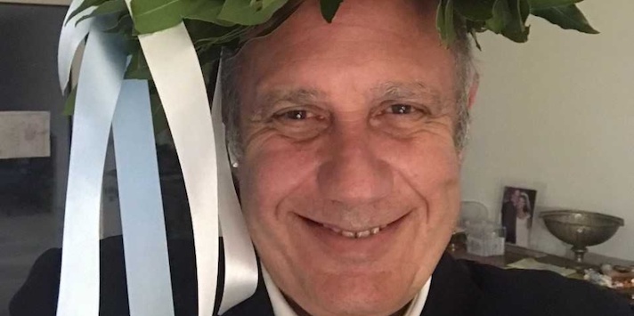 Federico Moccia si è laureato in Lettere moderne