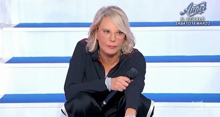 Uomini e donne, Maria caccia una dama del Trono Over