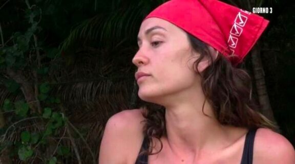 Isola dei Famosi, tutti contro Helena: l'accusa del naufraghi Isola dei Famosi, tutti contro Helena: l'accusa del naufraghi
