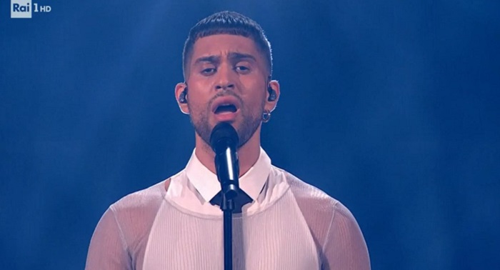 Mahmood canta "Imagine" all'Eurovision 2023 e incanta tutti
