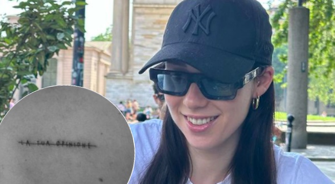 Aurora Ramazzotti fa un tatuaggio rivolto agli hater: il significato Aurora Ramazzotti fa un tatuaggio rivolto agli hater: il significato