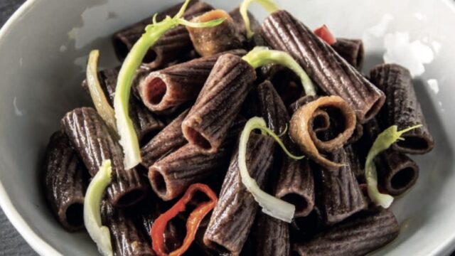 Riso Scotti: quando la pasta si colora di nero