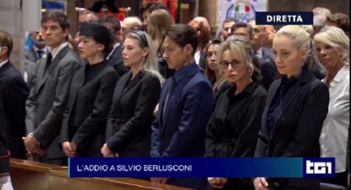 Silvio Berlusconi, i cinque figli presenti ai funerali del padre - FOTO