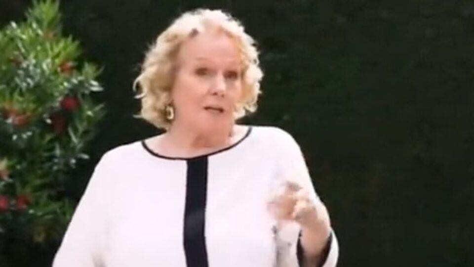 Katia Ricciarelli protagonista di uno spot per dimagrire: il video