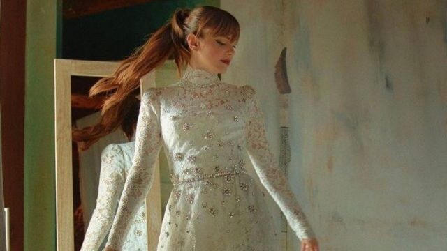 Annalisa, ecco quanto costa il suo abito da sposa: il prezzo Annalisa, ecco quanto costa il suo abito da sposa: il prezzo