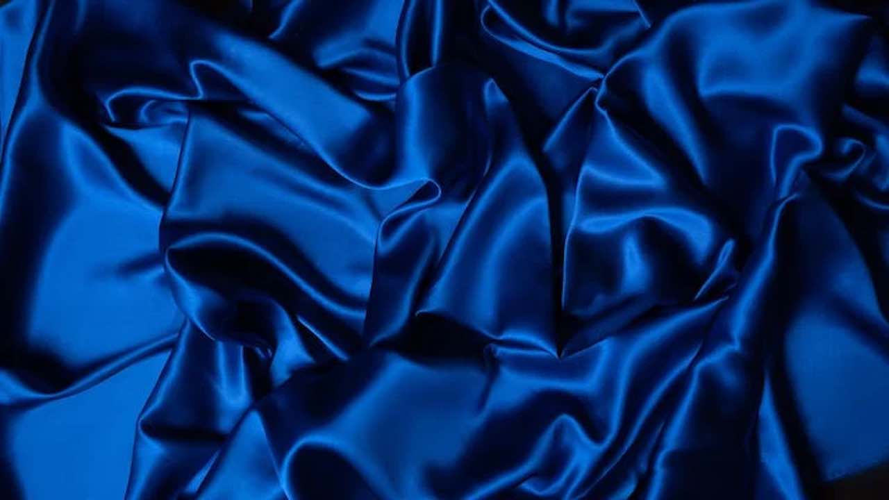 Blu Cina o Blu Estoril, qual è la differenza e perché se ne parla