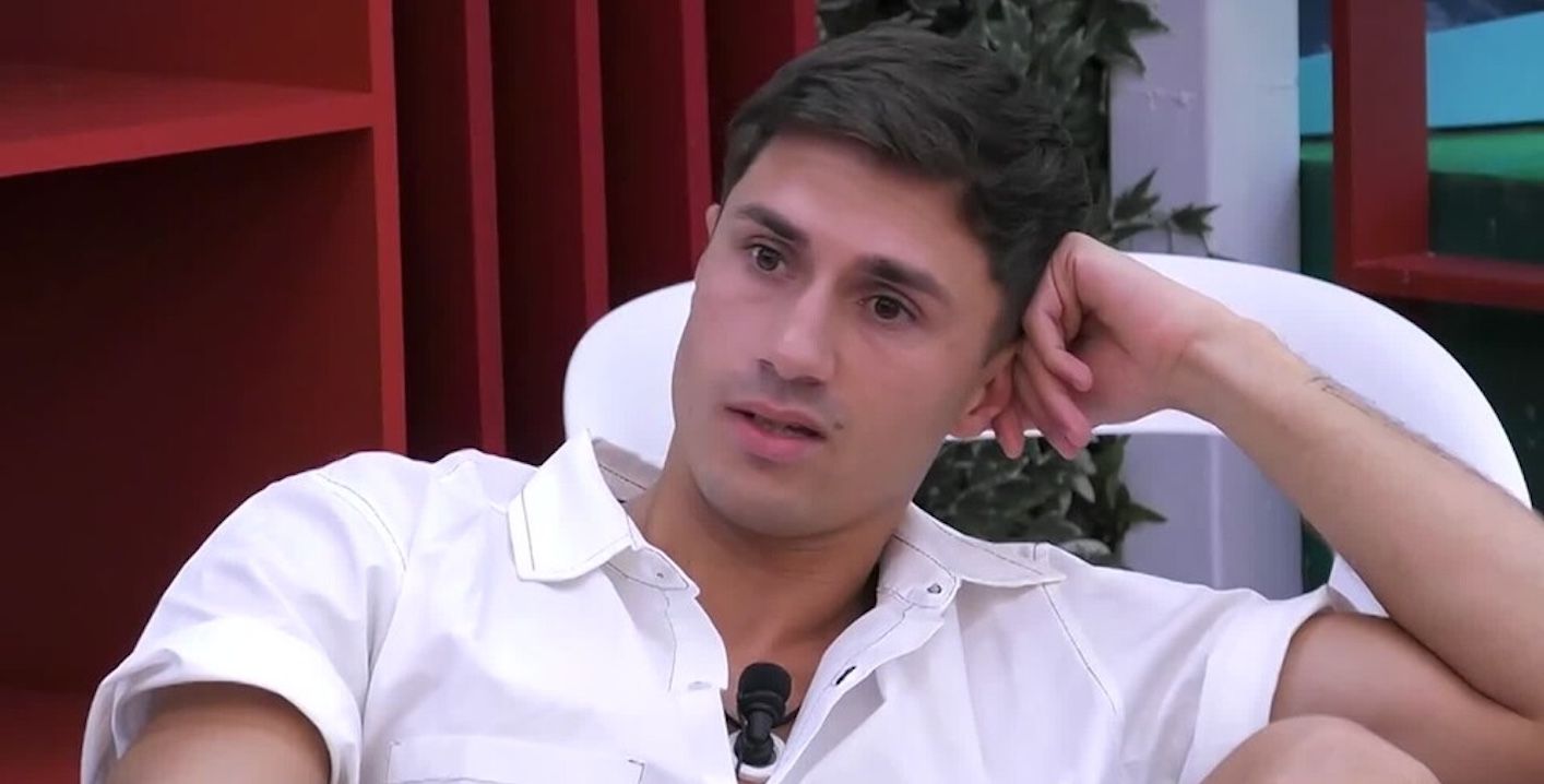 Mirko Brunetti, il vecchio tweet in cui critica Signorini