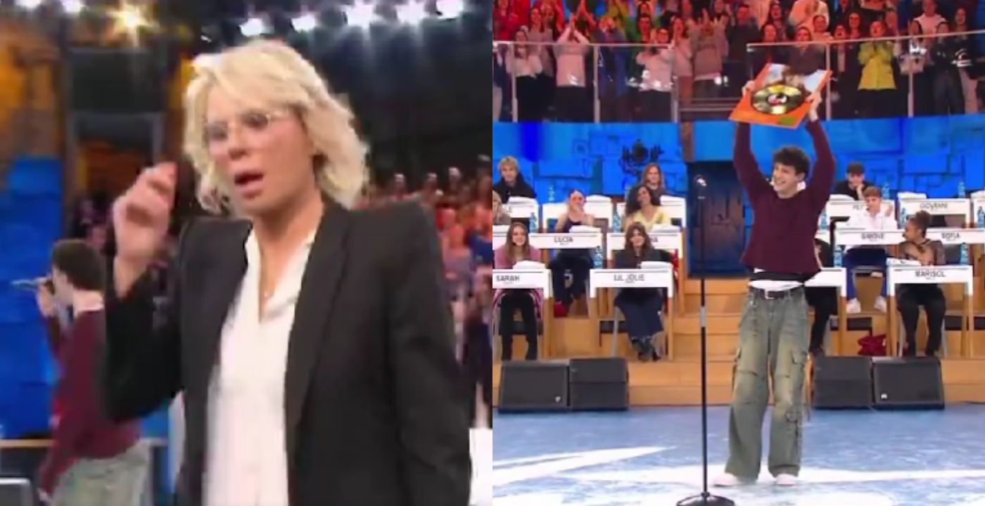 Mida riceve il Disco d'Oro per il singolo RossoFuoco