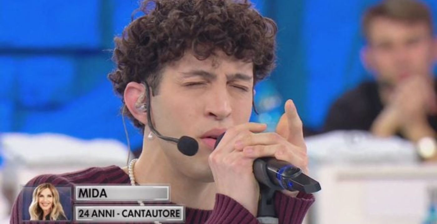 Mida, la sua RossoFuoco raggiunge un nuovo record in classifica