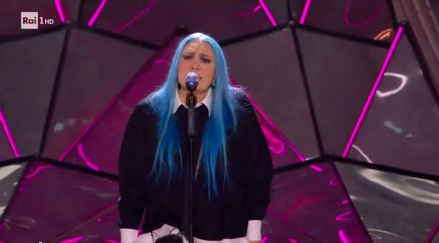 Loredana Bertè è da standing ovation con la sua "Pazza" (VIDEO)