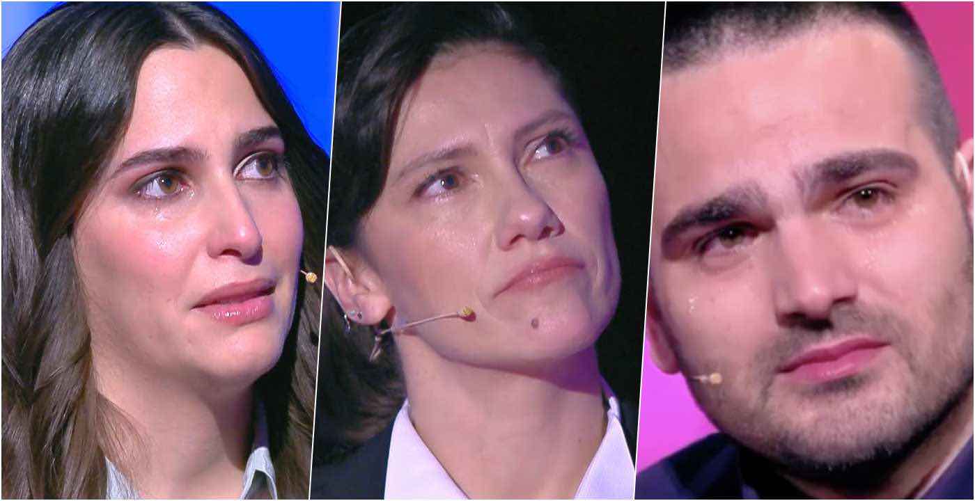 Elisa in lacrime canta a cappella Anche fragile a C'è posta per te