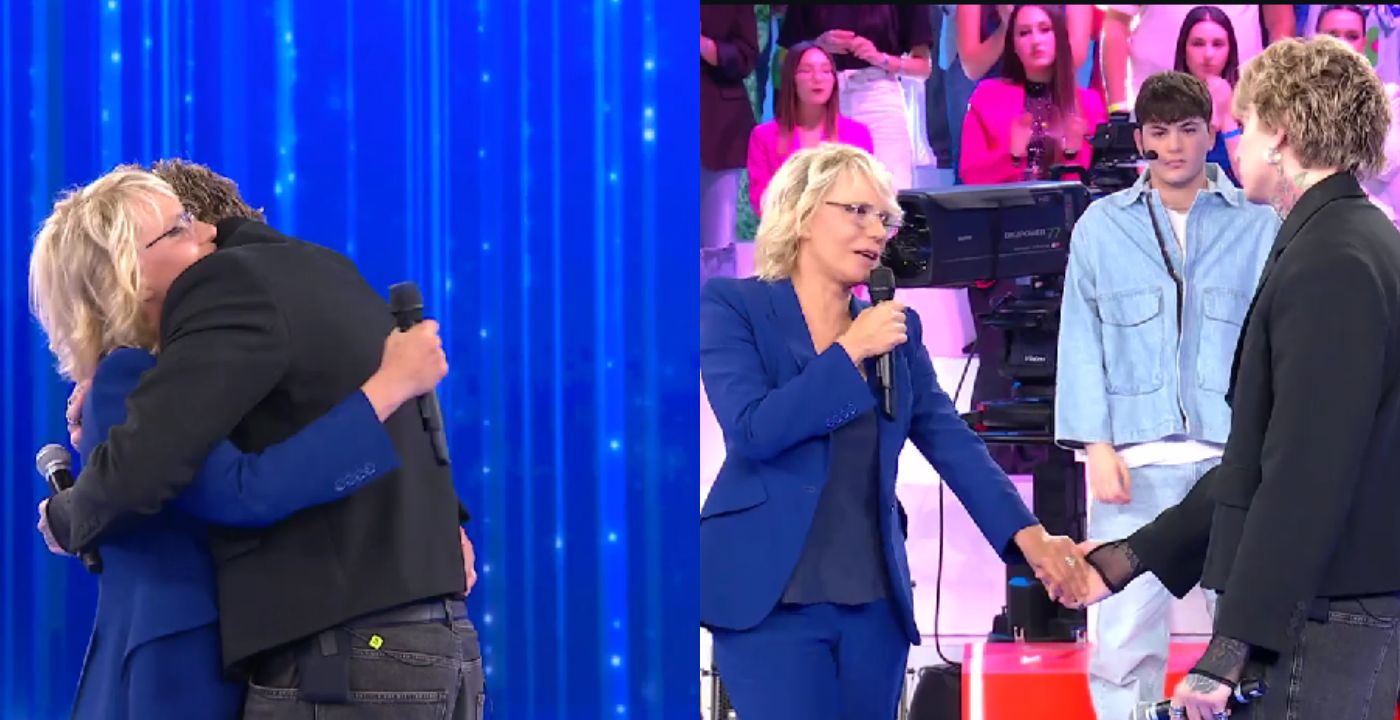 Maria De Filippi saluta Ayle dopo la sua eliminazione