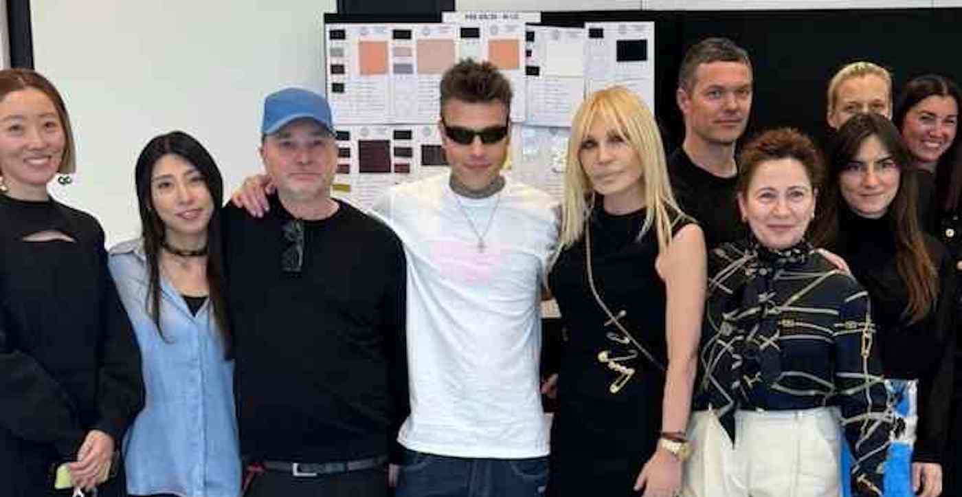 Fedez è il nuovo CEO di Versace? Ecco come stanno le cose
