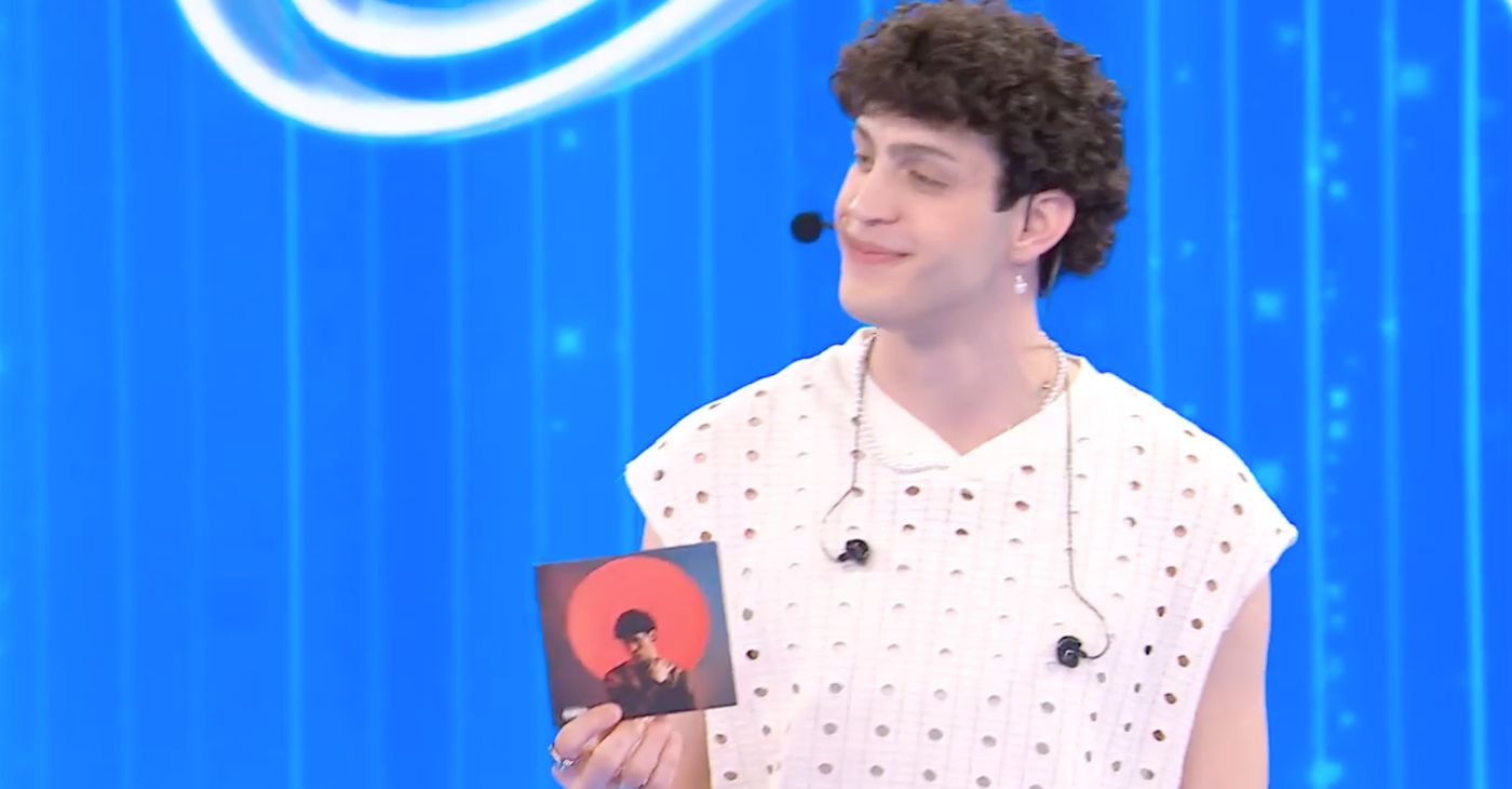 Mida, la cover del disco ricorda quella di un singolo di Juanjo Bona