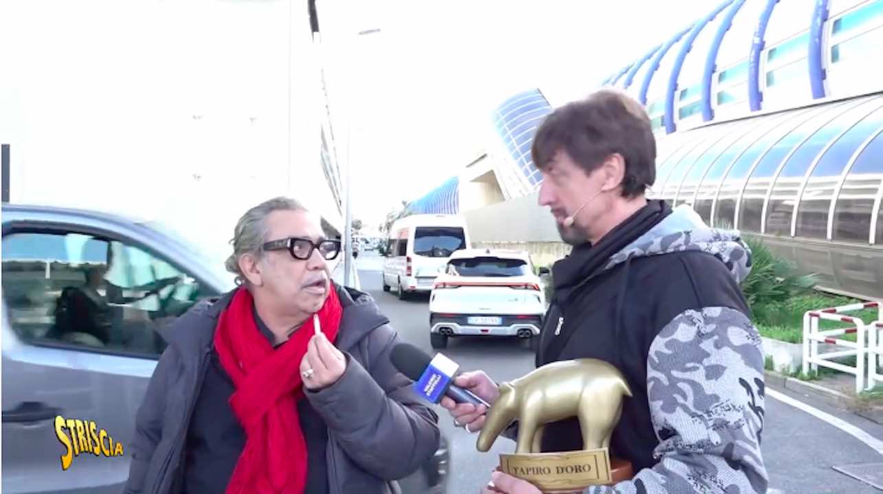 Mariotto distrugge il Tapiro e si difende: "Mi hanno aggredito"
